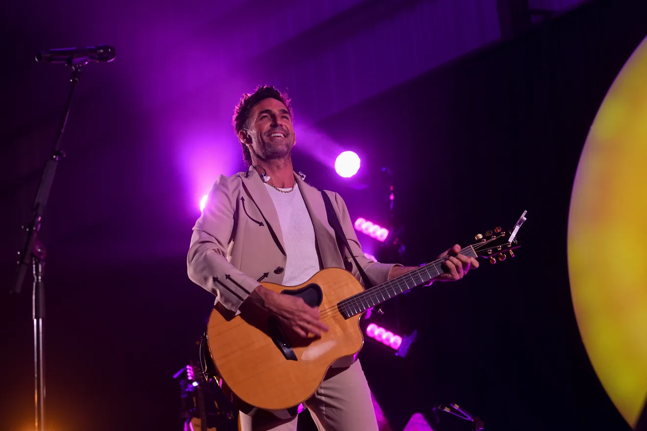 Vibe Outside with Jake Owen and Dirty Heads Co-Headlining October ...